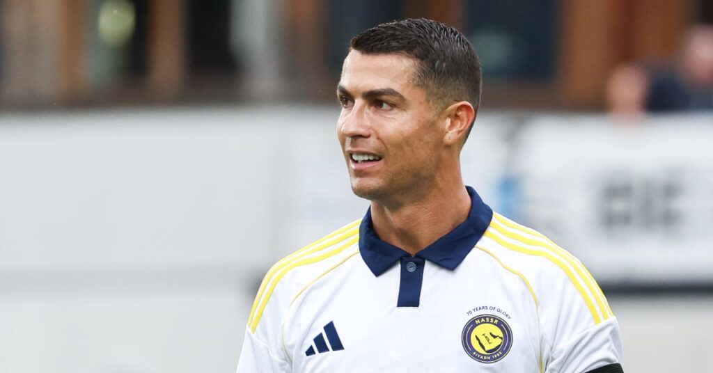 Cristiano Ronaldo, the very high class gesture