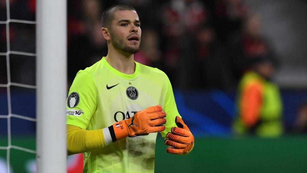 PSG, French team: it smells bad for Lucas Chevalier