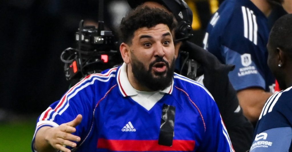 Mohamed Henni with a PSG tattoo?